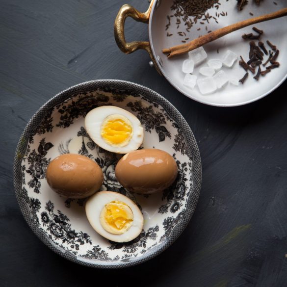 HOW TO MAKE LAVA EGGS