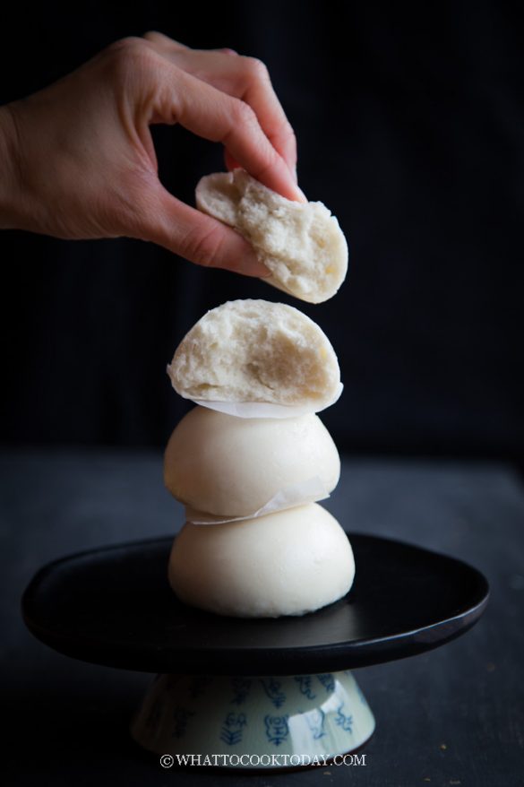 Soft Fluffy Steamed Bao Buns Recipe (Baozi/Mantou)
