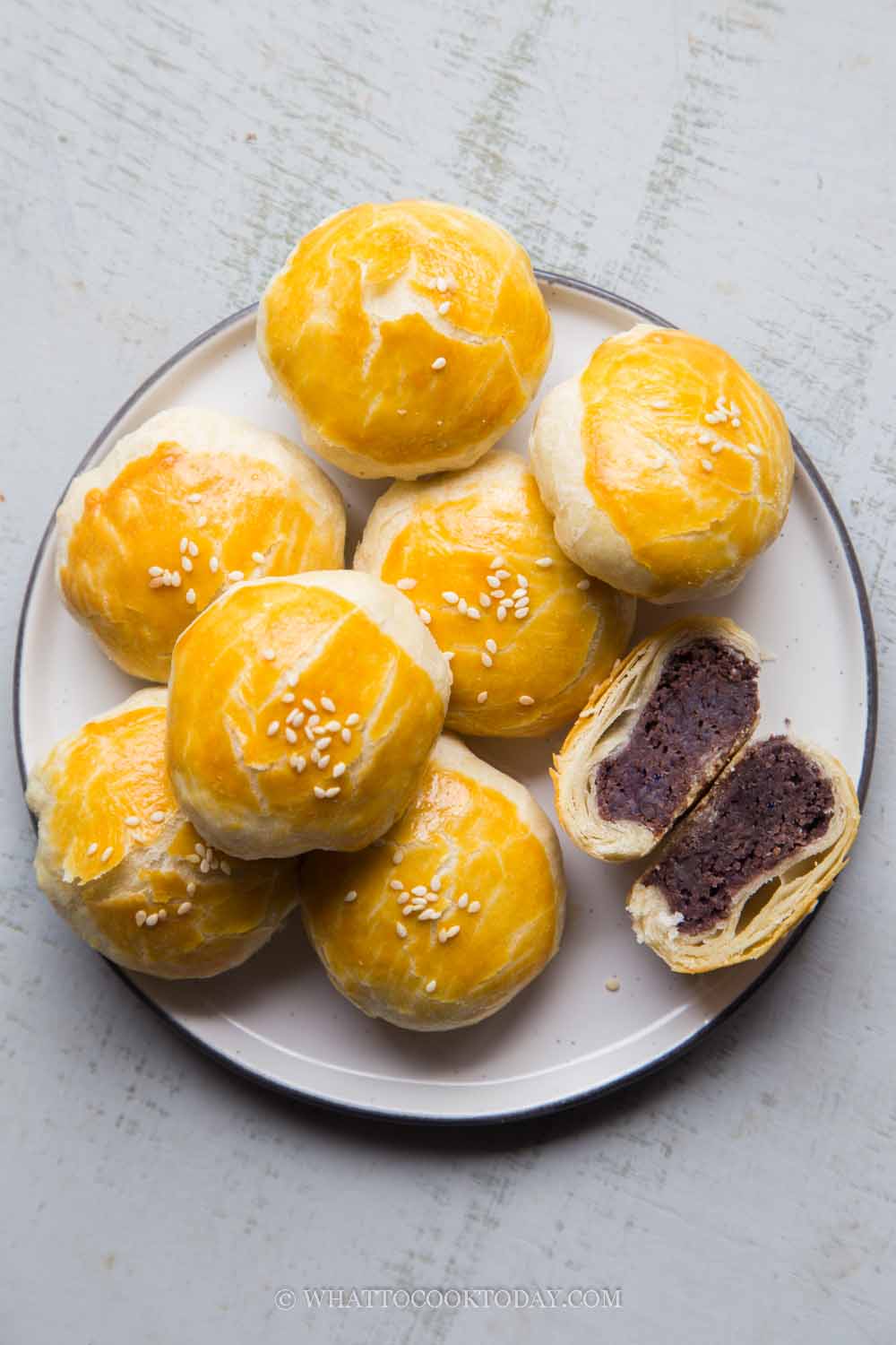 Sweet Red Bean Paste Pastry (Tau Sar Piah)