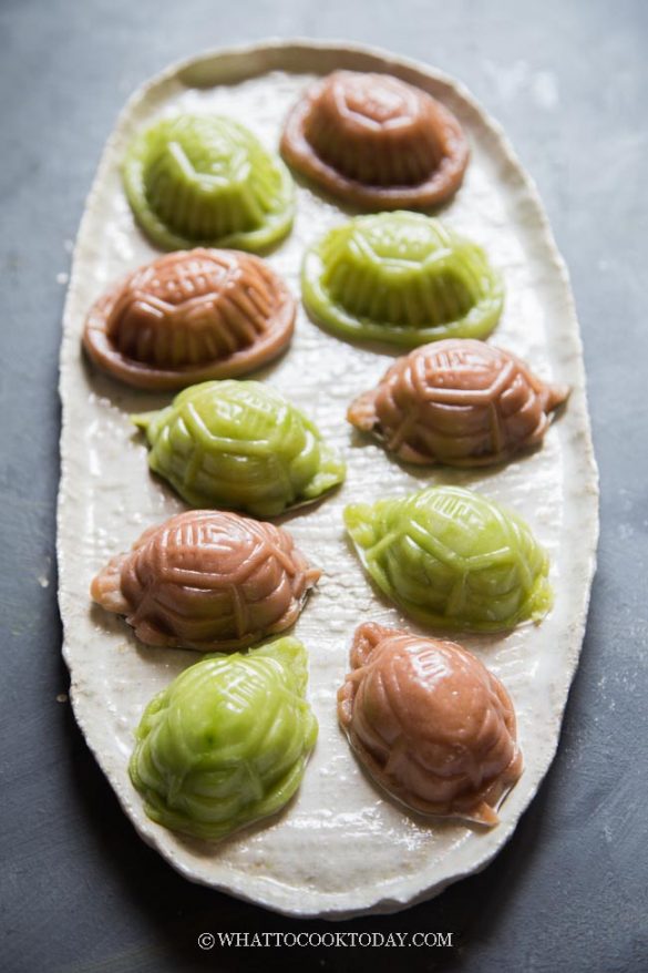Easy Ang Ku Kueh with Mung Bean Paste (Tortoise Kueh) - Natural Colors