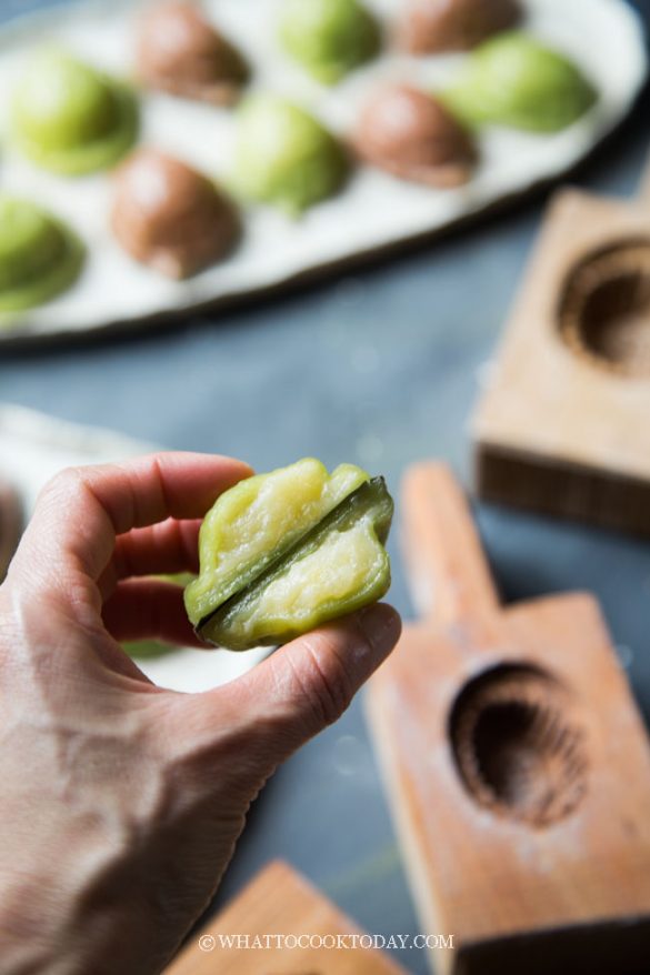 Easy Ang Ku Kueh with Mung Bean Paste (Tortoise Kueh) - Natural Colors