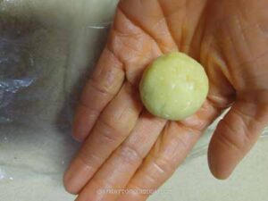 Chinese New Year Pineapple Tart (Kue Nastar)