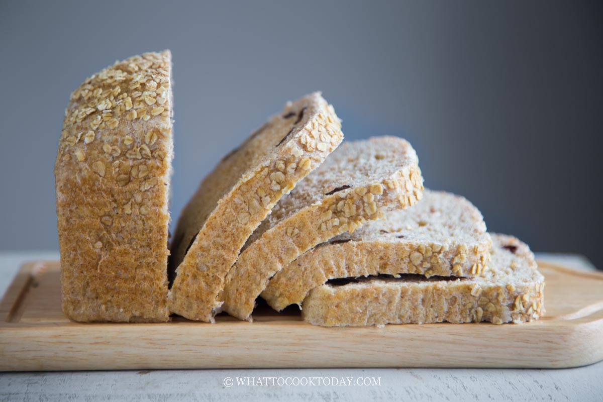 No-knead Oatmeal Raisin Bread
