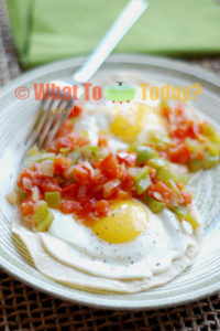 RANCH-STYLE EGGS/ HUEVOS RANCHEROS