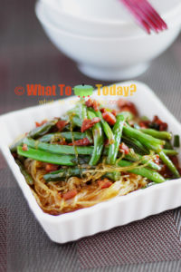 BRAISED GREEN BEANS WITH BEAN THREAD NOODLES