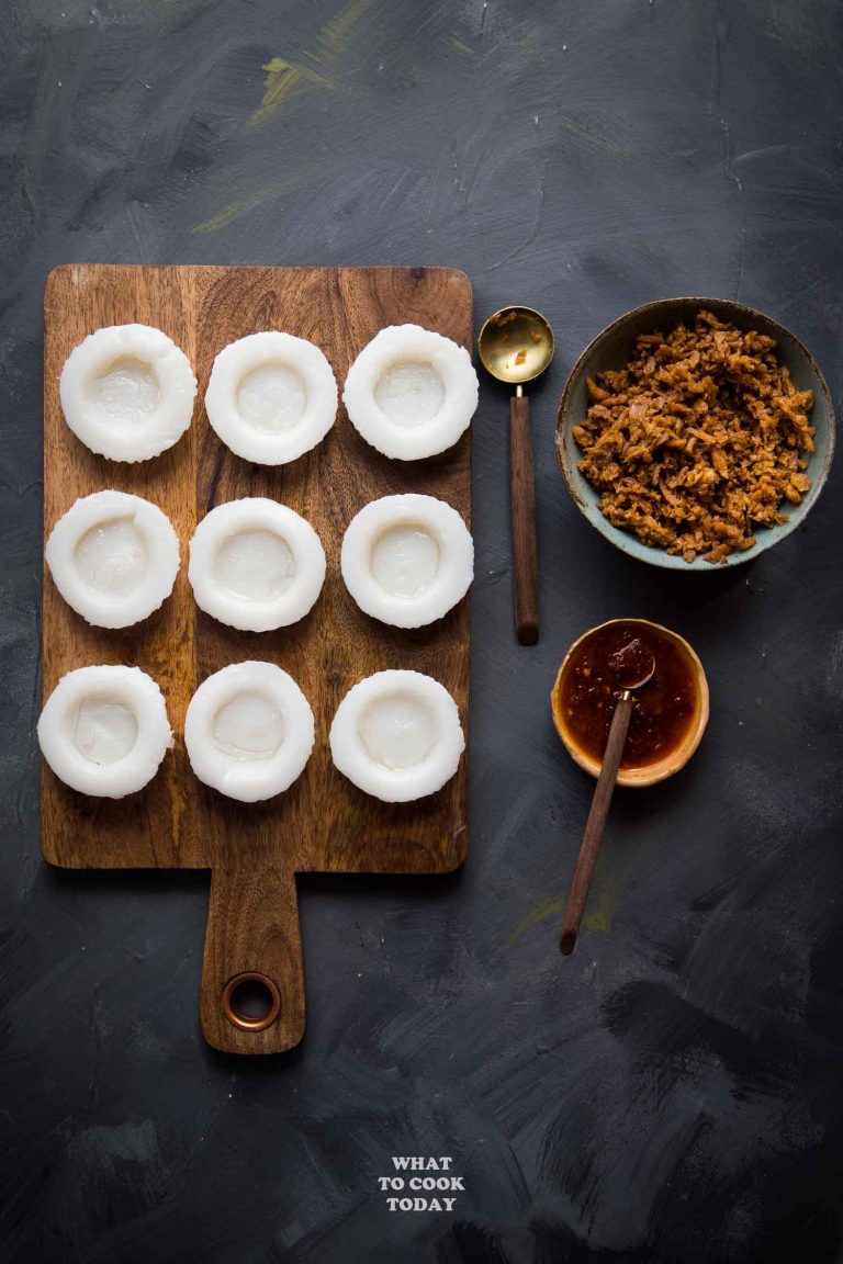Chwee Kueh (Water Cake with Chai Poh / Preserved Turnip)