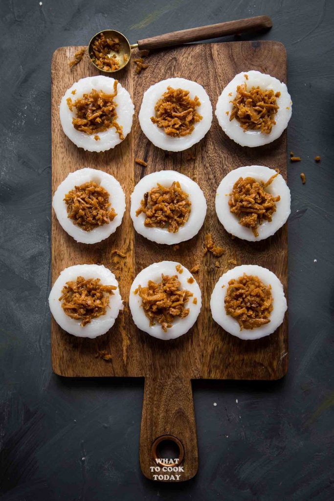 Chwee Kueh (Water Cake with Chai Poh / Preserved Turnip)