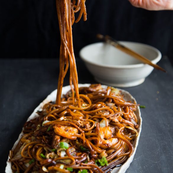 Mie Kangkung Belacan Medan (Spicy stir-fried noodles with shrimp paste ...