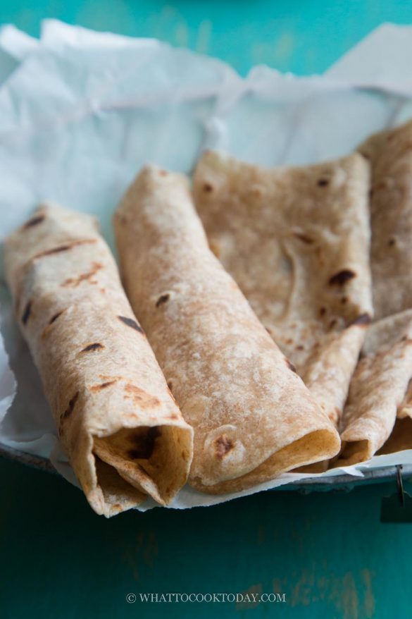 Easy Chapati/Roti/Phulka (Indian Flat Bread)