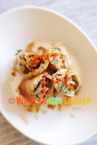 SPRING ROLLS WITH THREE SILKEN THREADS/ 三 絲 春卷