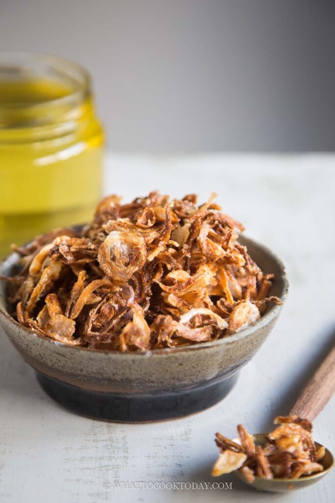 How To Make Asian Crispy Fried Shallots (Bawang Goreng) and Shallot ...