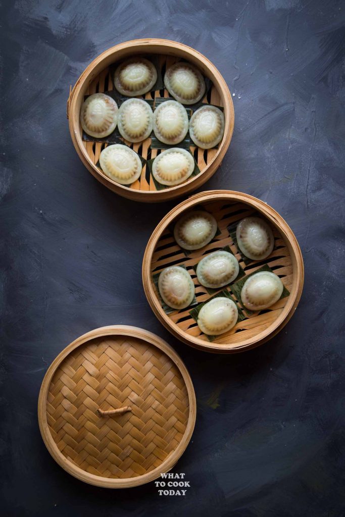 Pandan Ang Ku Kueh with Sweet Peanut Filling