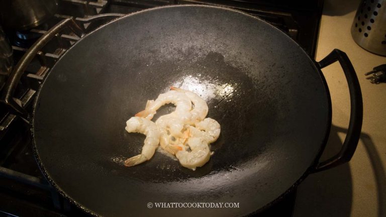 Stir-fried Mee Tai Mak / Bee Tai Mak / Loh Shi Fun (Rice Pin Noodles)