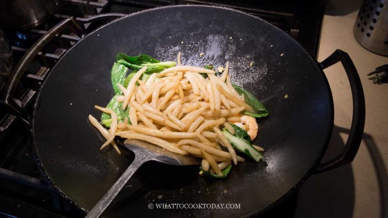 Stir-fried Mee Tai Mak / Bee Tai Mak / Loh Shi Fun (Rice Pin Noodles)