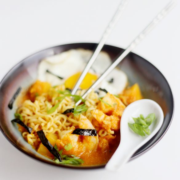 Stir-fried Mee Tai Mak / Bee Tai Mak / Loh Shi Fun (Rice Pin Noodles)