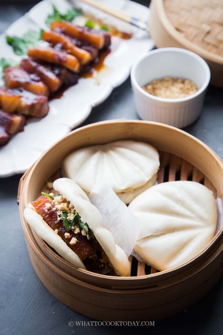 Kong Bak Bao / Gua Bao / Momofuku Pork Belly Steamed Buns