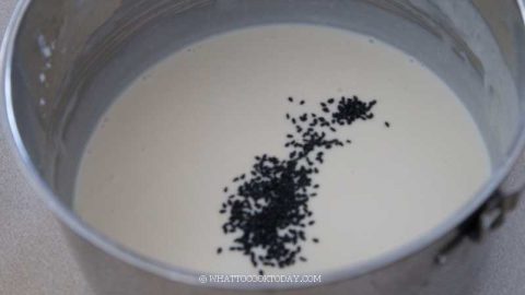 Kuih Kapit/Kue Semprong (Love Letter Biscuit/Crispy Coconut Rolls)