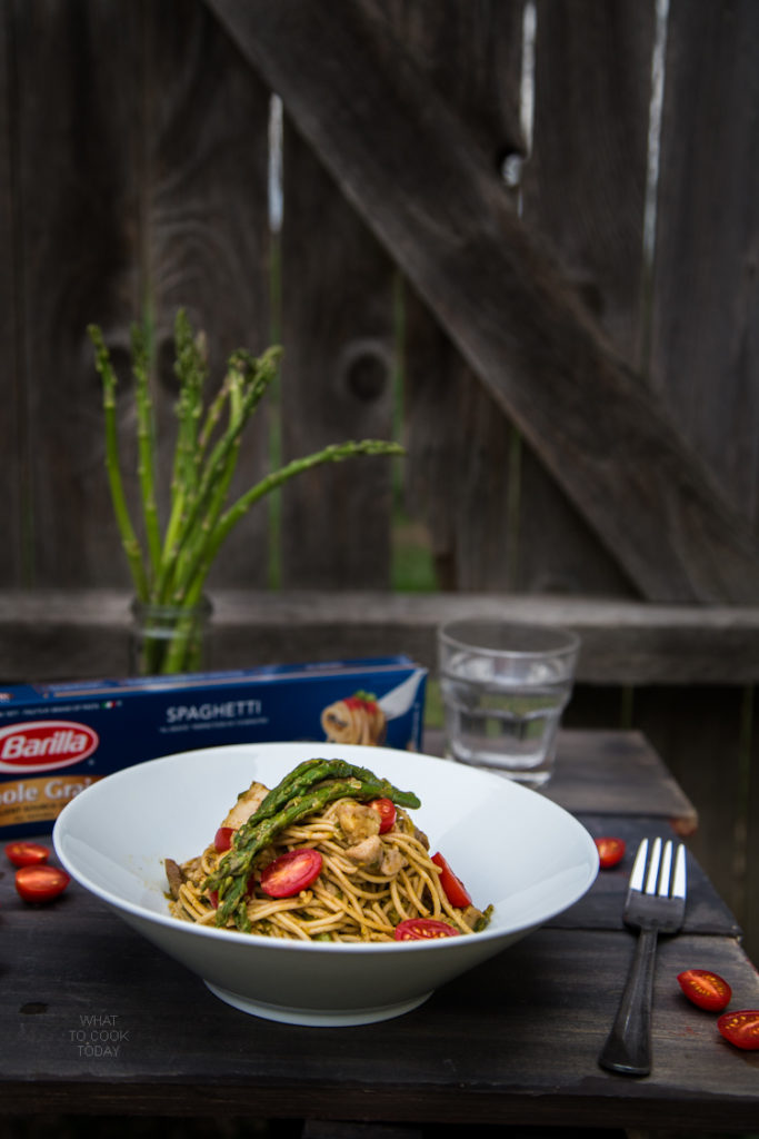 Spring spaghetti with chicken and pesto ala Genovese - What To Cook Today