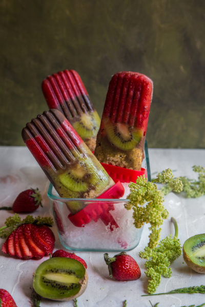 Strawberry kiwi chocolate pudding popsicles - What To Cook Today