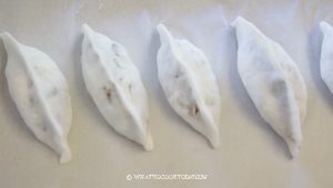 Ku Chai Kuih / Koo Chai Kueh (TeoChew Chives Dumplings)