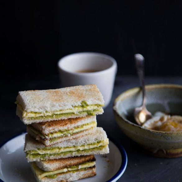 Soft Fluffy Hainanese Bread Loaf (Hailam Kopitiam Bread / Roti Benggali)