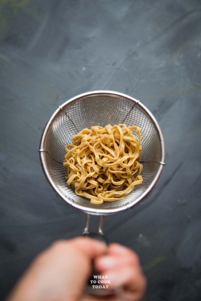 Easy Singapore Bak Chor Mee (Minced Pork Noodle)