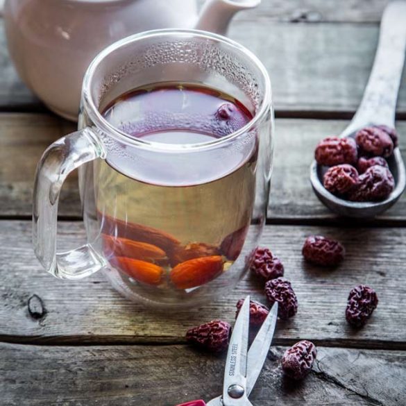 Easy Nourishing Goji Berry Ginger Tea