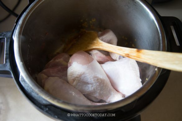 Indonesian Kari Ayam (Indonesian Potato Chicken Curry)