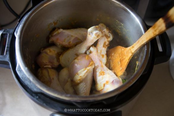Indonesian Kari Ayam (Indonesian Potato Chicken Curry)