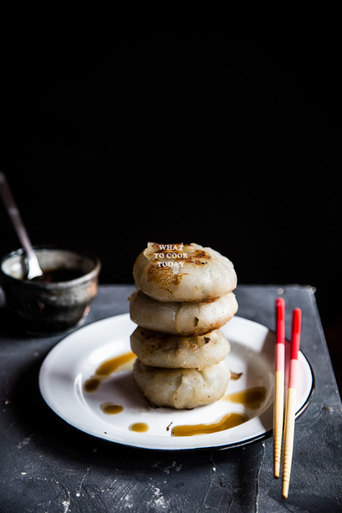 Pan-fried Chives Cake Dumplings
