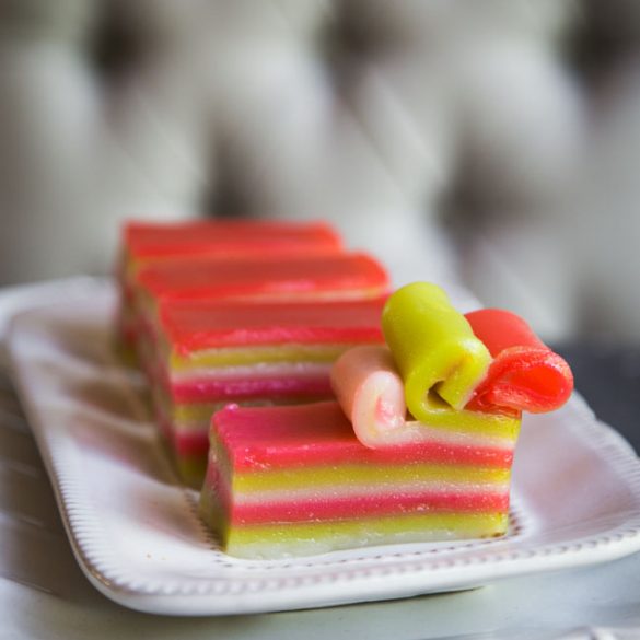 Bai Tang Gao - Pak Thong Koh (Chinese White Honeycomb Cake)