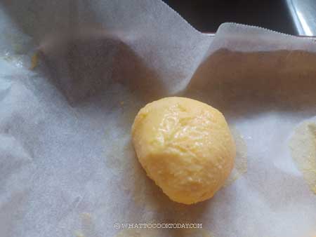 Liu Sha Bao (Molten Salted Egg Yolk Steamed Buns)