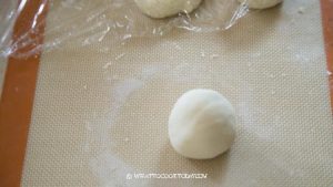 Liu Sha Bao (Salted Egg Yolk Lava Steamed Buns)