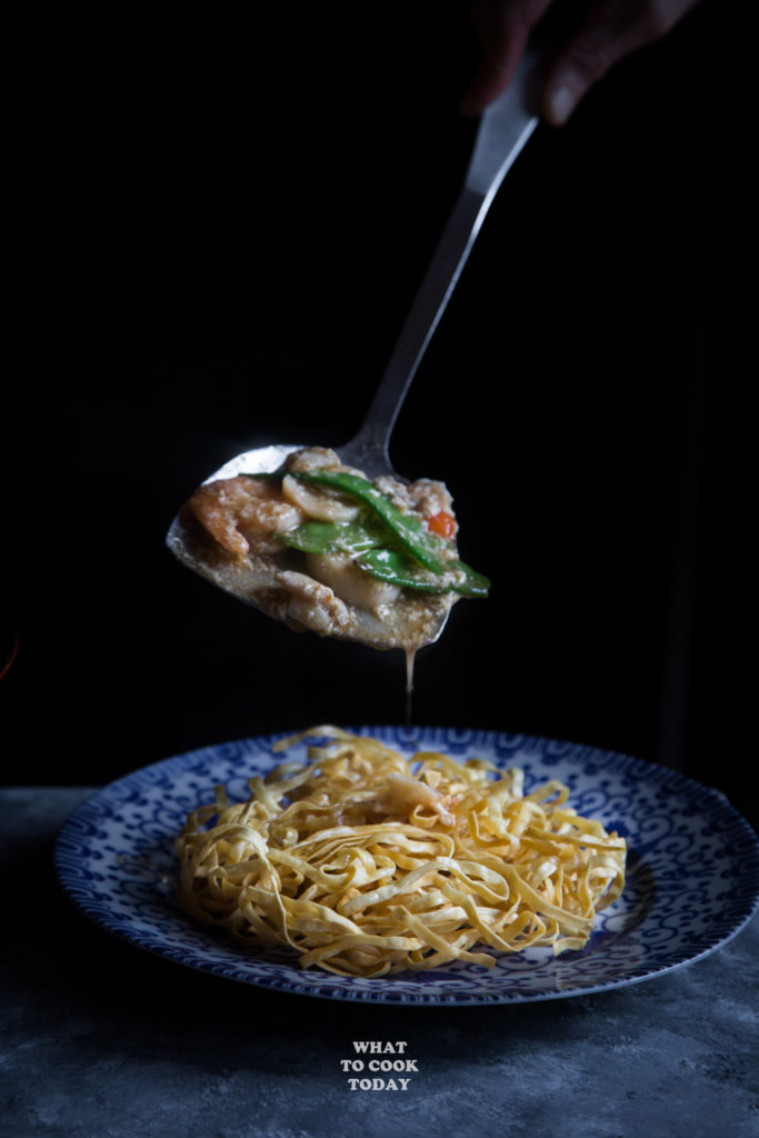 Crispy E Fu Noodle and Seafood Gravy (Ifumie Binjai) - What To Cook Today