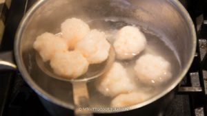 How To Cook Nyonya Fish Maw Soup (Hu Pioh / Yu Piu Soup)