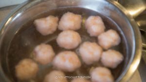 How To Cook Nyonya Fish Maw Soup (Hu Pioh / Yu Piu Soup)