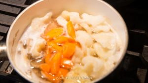 How To Cook Nyonya Fish Maw Soup (Hu Pioh / Yu Piu Soup)