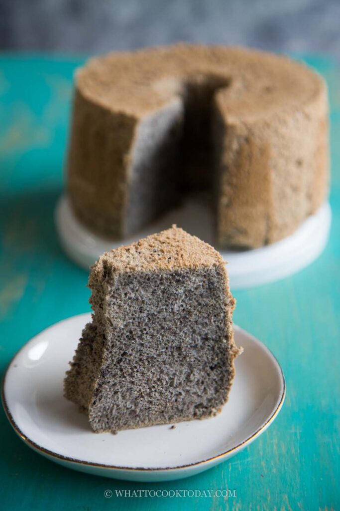 Soft Fluffy Black Sesame Chiffon Cake (Original or Totoro version)