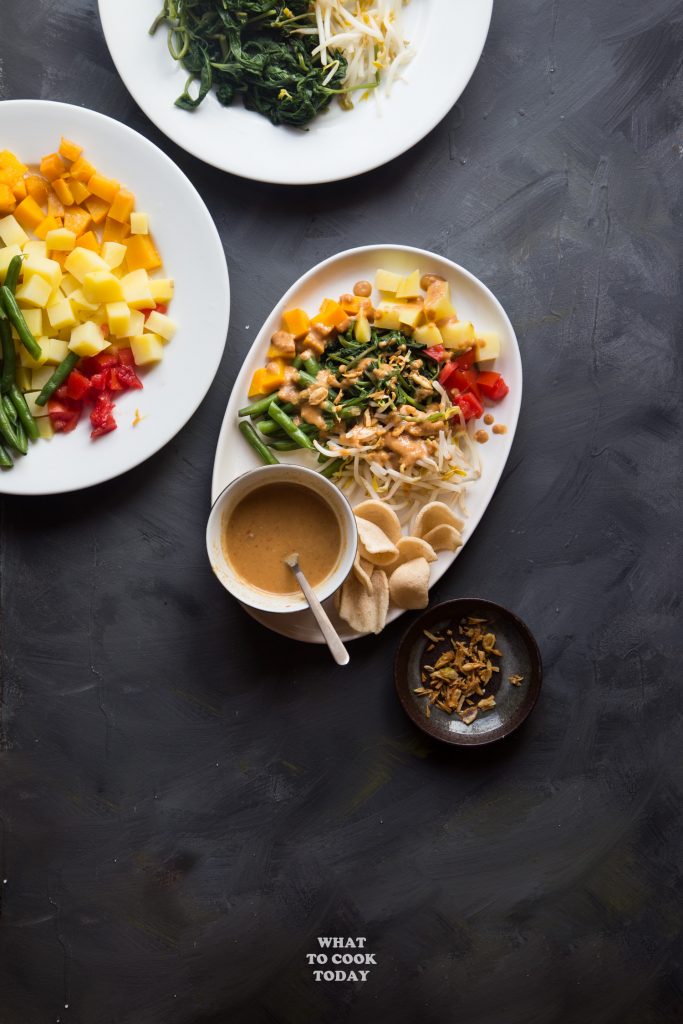 Lotek (Sundanese Vegetable Salad with Peanut Dressing) - What To Cook Today