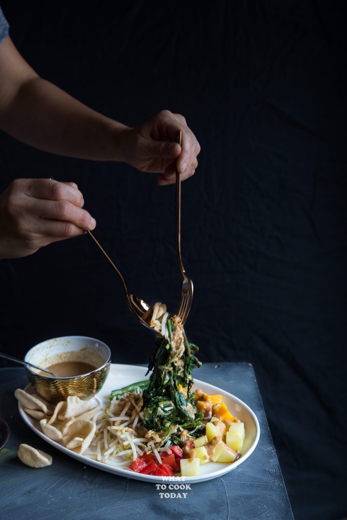 Lotek (Sundanese Vegetable Salad with Peanut Dressing) - What To Cook Today