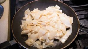 Wat Tan Hor Fun (Cantonese Fried Flat Rice Noodles with Egg Gravy)