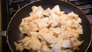 Wat Tan Hor Fun (Cantonese Fried Flat Rice Noodles with Egg Gravy)