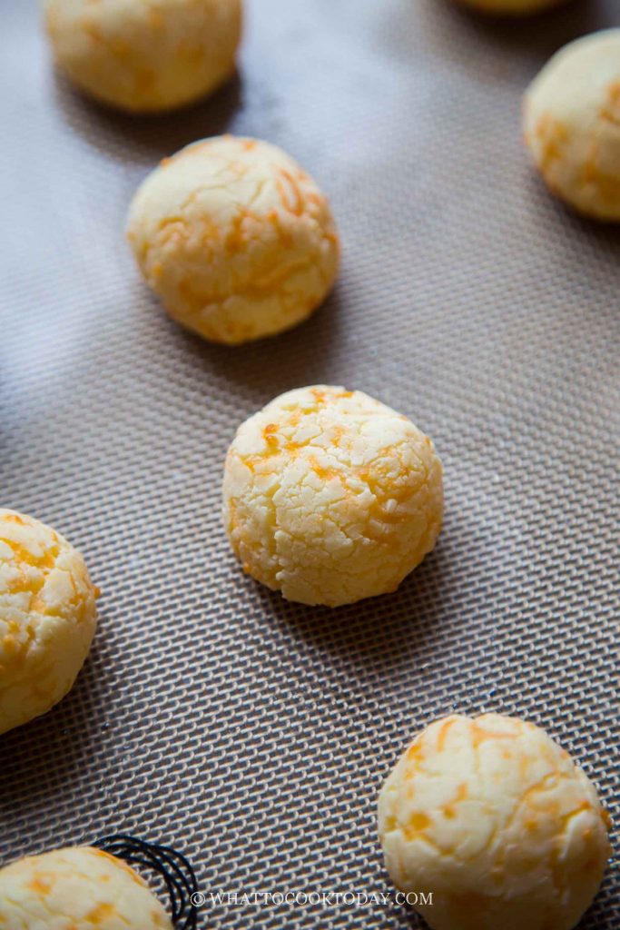 Super Easy No-Yeast Mini Cheddar Mochi Bread - What To Cook Today
