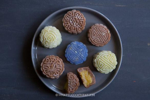 Easy Pandan Snow Skin Mooncake (冰皮月饼) - Mochi Mooncake