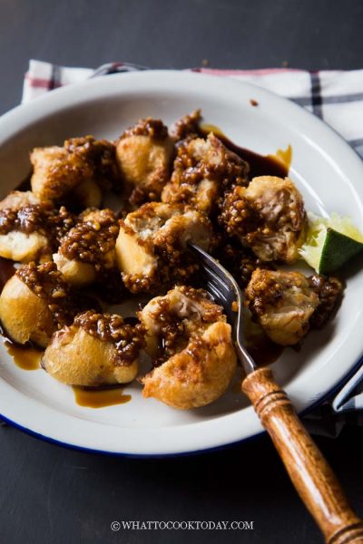 Batagor (Fried Dumplings with Peanut Sauce)