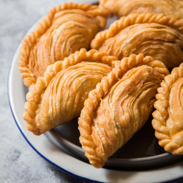 Selat Popiah/ Pie Tee / Nyonya Top Hat