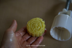 Mung Bean Paste Mooncake (with Dou Sha Filling)