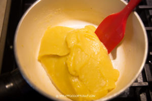 Mung Bean Paste Mooncake (with Dou Sha Filling)