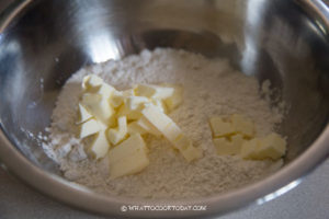 Mini Kok Chai (Chinese Crispy Peanut Puffs) - Baked or Fried