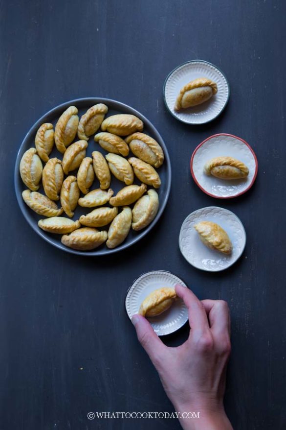 Mini Kok Chai (Chinese Crispy Peanut Puffs) - Baked or Fried